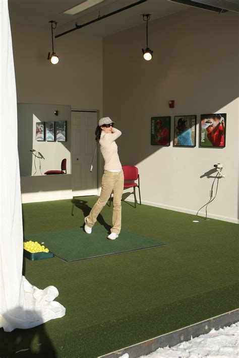 Simulator Series Golf Hitting Bay Artofit