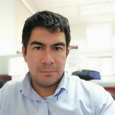 Luis Abarca Analista De Logística Encargado Transporte Para Region