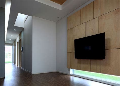 Mun Jeong Heon House By Am Architects Surrounded By A Concrete Frame