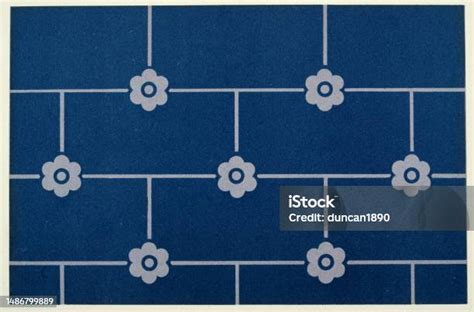 꽃무늬 보스가 있는 파란색과 은색 벽돌 패턴 빅토리아 시대 다색 중세 스타일의 다색 장식 0명에 대한 스톡 벡터 아트 및 기타 이미지 Istock