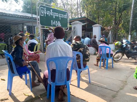 ဒိုက်ဦးမြို့နယ် မြန်မာ့စီးပွားရေးဘဏ်တွင် အငြိမ်းစားဝန်ထမ်းများ၏ ပင်စင်လစာများ ပုံမှန်ထုတ်ပေးလျက