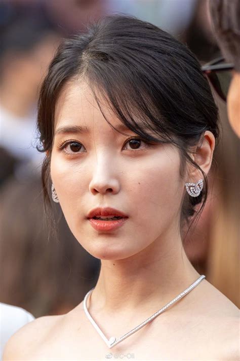 아이유 칸 레드카펫 초고화질 사진 모음 웨딩 메이크업 코 사진