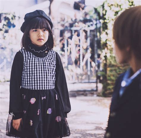 実写版「【推しの子】」より、永瀬ゆずな演じる幼少期の有馬かな（奥）。 実写【推しの子】新予告公開 齊藤なぎさ、原菜乃華、あの演じるb小町の楽曲初披露 [画像・動画ギャラリー 11 29