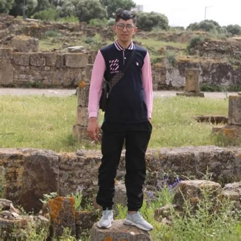 Farah Houdaifa Houdaifa25 • Threads Say More