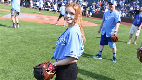 Ariel Winter Joins Selena Gomez For Big Slick Celebrity Softball Game