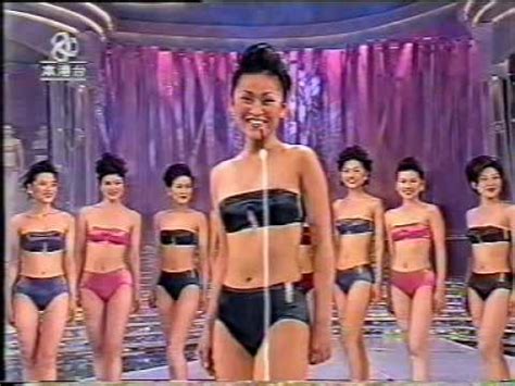 10 Hot Sexy Lea Salonga Bikini Pics