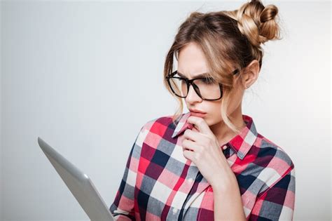 Mulher Nerd Computador Imagens Download Grátis no Freepik