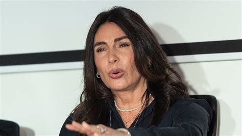 מירי רגב חוטפת ממלכת היופי הישראלית נמאס כבר תעזבי אותנו אייס