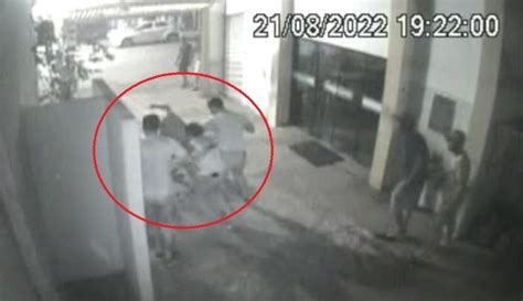 VÍdeo Mostra Homem Sendo Espancado E Morto A Facadas Na Frente Da