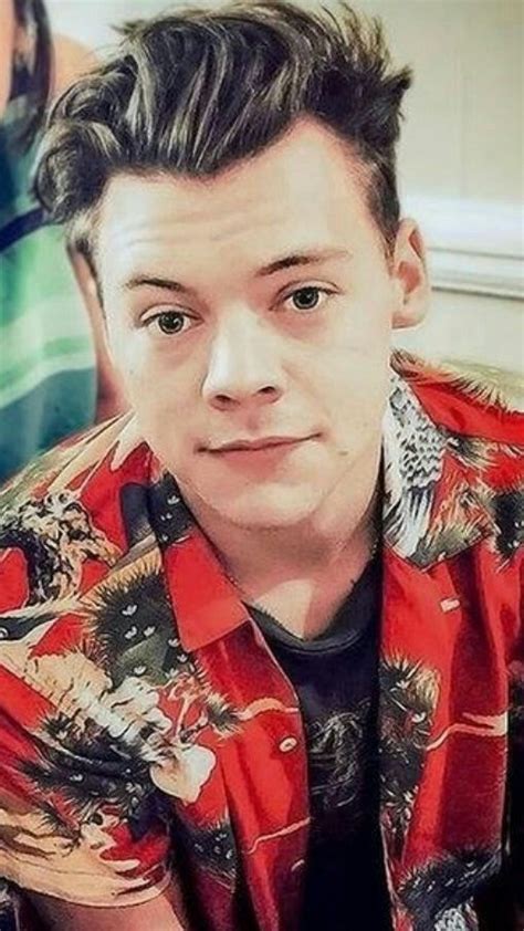 Pin On ʜᴀʀʀʏ Sᴛʏʟᴇs Harry Styles Red Floral Shirt Short Red Hair