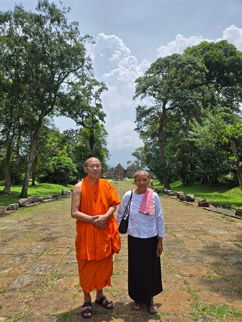 ចៅអធិការ វត្ត ផ្ចឹកជ្រំ Added A ចៅអធិការ វត្ត ផ្ចឹកជ្រំ