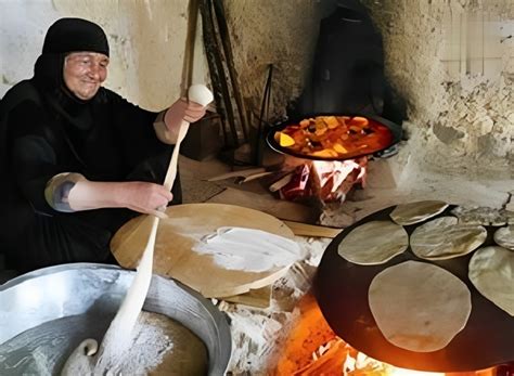 پخت متفاوت نان ساجی و آبگوشت به روش جالب مادربزرگ روستایی قشقایی فیلم