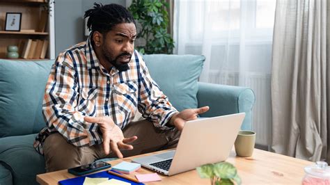 Companys Job Application States They Wont Hire Anyone Who Doesnt Have A Job Yourtango