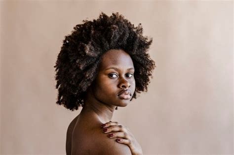Beautiful Naked Black Woman With Afro Hair Premium Photo Afro Hairstyles Hair Premium