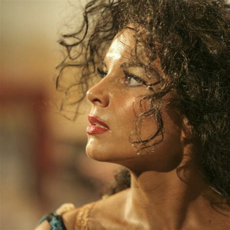 Opera “karmena” Augsim Muzejā