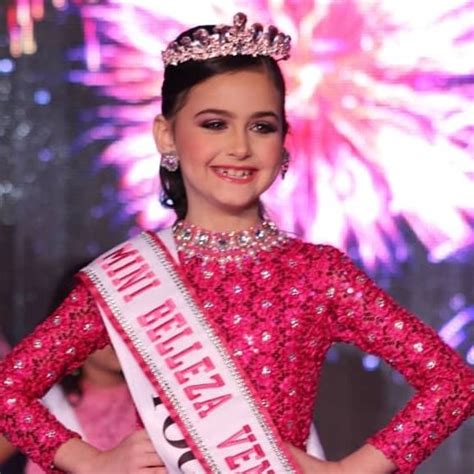 Mini Belleza Venezuela Piensa Sueña Cree Y Atrévete Camina Hacía El Futuro Walt Disney ️