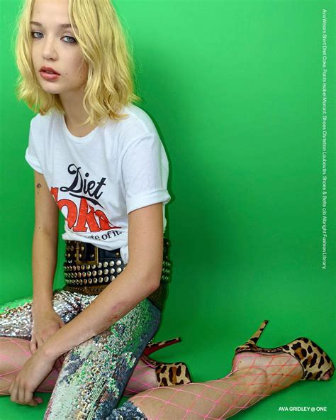 Look 155 Ava Look One