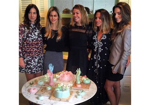 Coluna Vivi Mascaro Aron And Hirsch Lança Nova Coleção Harpers Bazaar