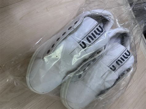 미우미우 스니커즈 당근 중고거래