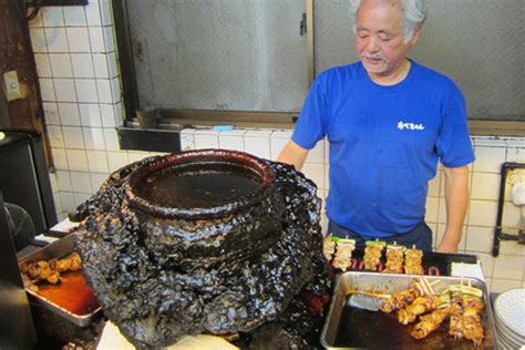 60년간 안 씻은 항아리 공개한 일본 유명 맛집 위생 논란에 다들 경악했다