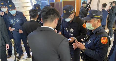 黑幫連辦春酒太高調「旗袍辣模尬禮服妹」 警政署長震怒下令大掃黑 Yahoo奇摩汽車機車