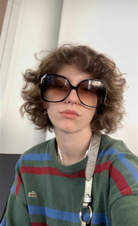 Via Her Insta Story Oval Sunglass Women Princess