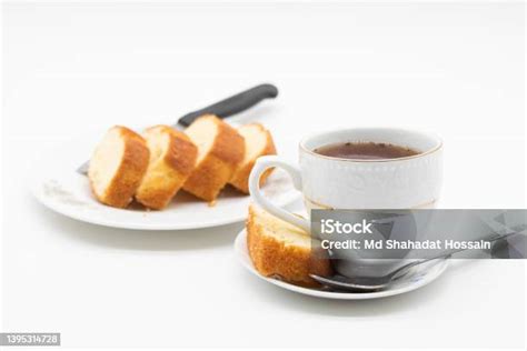 파운드 케이크 그것은 차 또는 커피를위한 전통적인 대접입니다 과일 파운드 케이크 0명에 대한 스톡 사진 및 기타 이미지 0명 갈색 과일 Istock