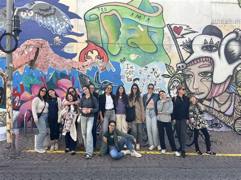 מגש פרבר היום הבינלאומי לשוויון זכויות לאנשים עם מוגבלות מצוין ב 3 בדצמבר מדי שנה ומוקדש