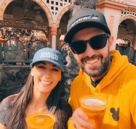 Sarah Illustrates Divorce Rumor Divorcing Husband Alexander