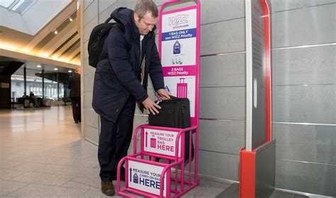 Таллиннский аэропорт предупреждает авиакомпании стали строже проверять размер ручной клади Turist