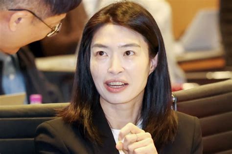 카카오 대표 주주 달래기 나섰다…매년 2억 주식 매입 [종합]