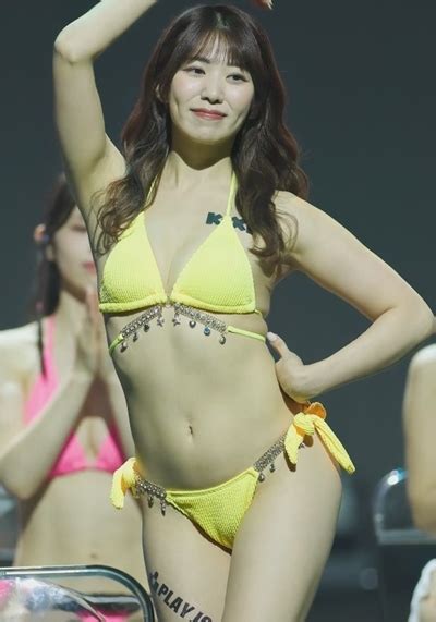 아나운서 출신 AV 배우 야마기시 아야카 노란 비키니 몸매 인플루언서 움짤저장소