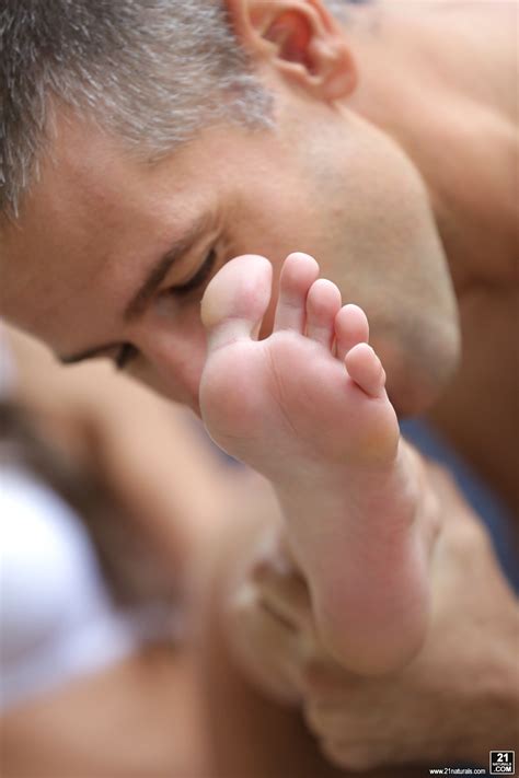 Anita Bellini Smiles While Getting Her Narrow Pussy Drilled Photos