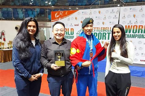 Эх Оронч Монгол залуу туухай өргөлтийн дэлхийн аварга