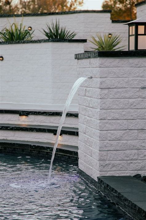 Column Waterfall For Modern Pool Pool Waterfall Modern Pools Concrete Pool