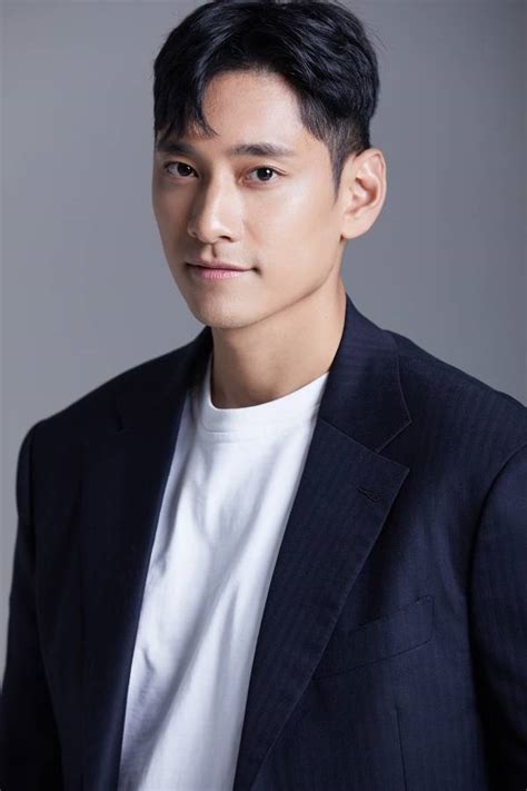 공식 前 배구 국대 김요한 장군엔터와 재계약