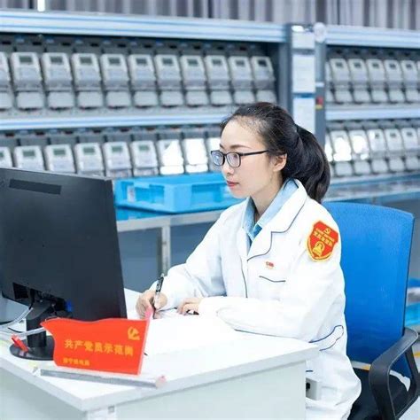 喜报！南宁市2人获评2021年度全国三八红旗手全国妇联代理妈妈
