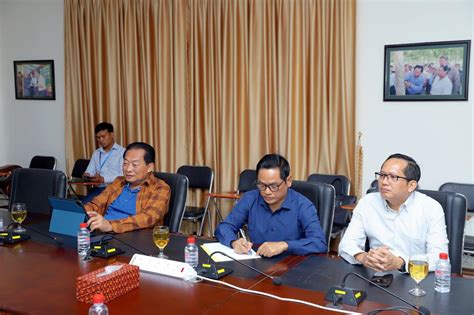 ឯកឧត្តមបណ្ឌិត ម៉ុង ឫទ្ធី Added ឯកឧត្តមបណ្ឌិត ម៉ុង ឫទ្ធី