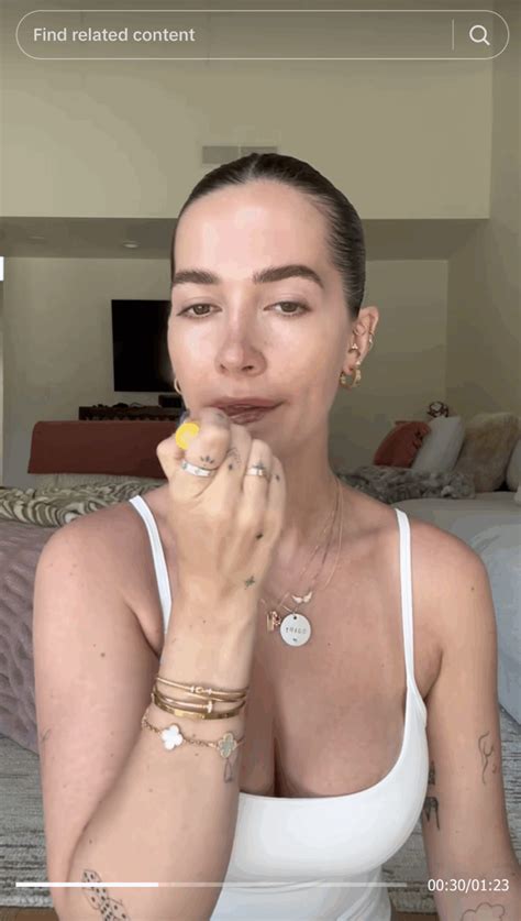 Avery Woods Posts Video Wearing A Special Necklace In Honor Of Emilie