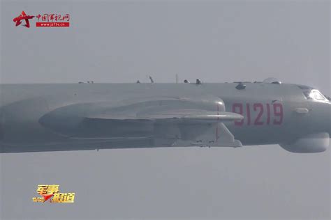 直击演训场海军航空兵多型轰炸机大机群实弹训练 凤凰网视频 凤凰网