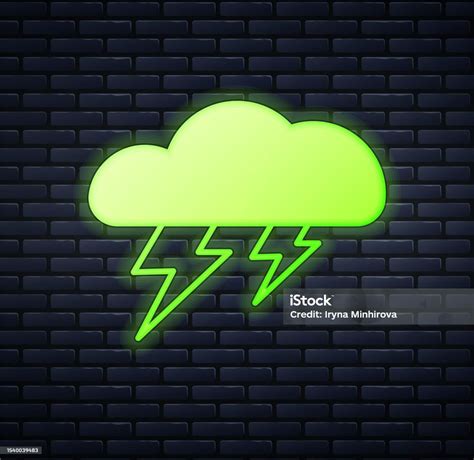 벽돌 벽 배경에 고립 된 빛나는 네온 폭풍 아이콘 구름과 번개 기호 폭풍의 날씨 아이콘 벡터 0명에 대한 스톡 벡터 아트 및 기타 이미지 Istock