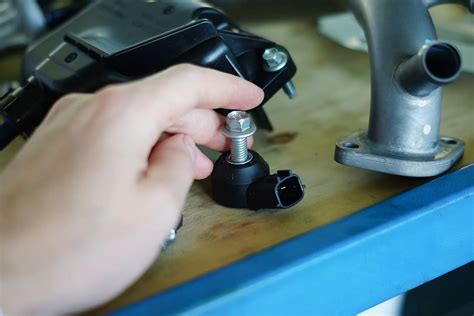 Symptoms Of A Faulty Knock Sensor With Causes And What To Do Upgraded