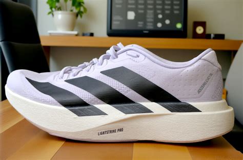 深入剖析 Adidas Adizero Evo Sl：2025 年最佳日常训练跑鞋的全方位评测 Whatever Run