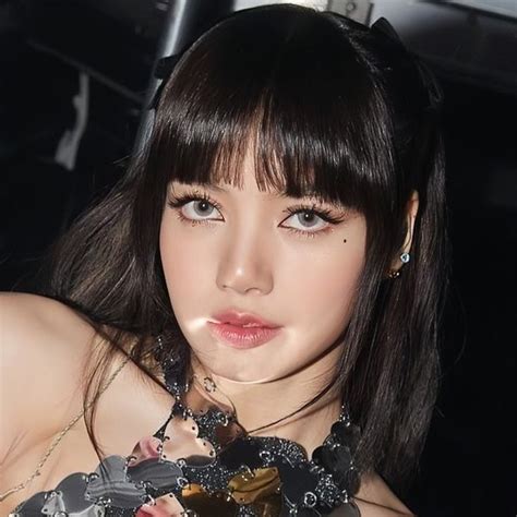 Jennie Lisa Blackpink Lisa Korean Celebrities Celebs Thai Princess