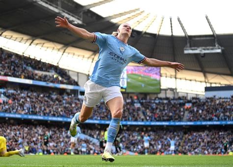 Erling Haaland Celebrating Players Bio