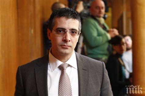 Светлин Танчев пред ПИК С Бареков имаме разминаване по темата за дълга но съм убеден че съм