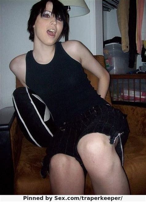 Hot Photo With A Gorgeous Emo Damos618