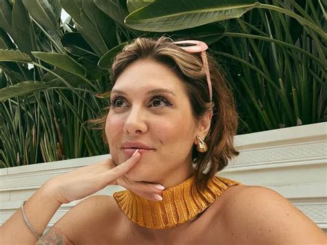 Горещо в кухнята Божана Кацарова прави пай без дрехи Видео Звезди Woman Bg