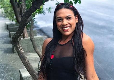 Morena Gata Com Pelinhos Bem Loirinhos E Brilhantes Bs