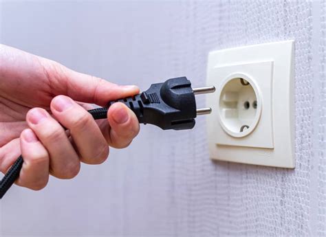 Should You Turn Off Devices Before Unplugging Them Engoo Daily News